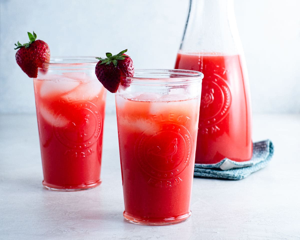 Strawberry Agua Fresca // Strawberry Water - Umami Girl