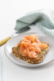 How to Cure Salmon (Gravlax Recipe) - Umami Girl