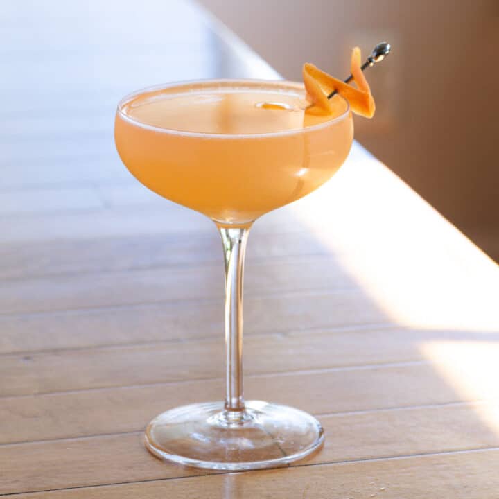 Pink Cosmo (How to Make a Great Cosmopolitan Cocktail) - Umami Girl